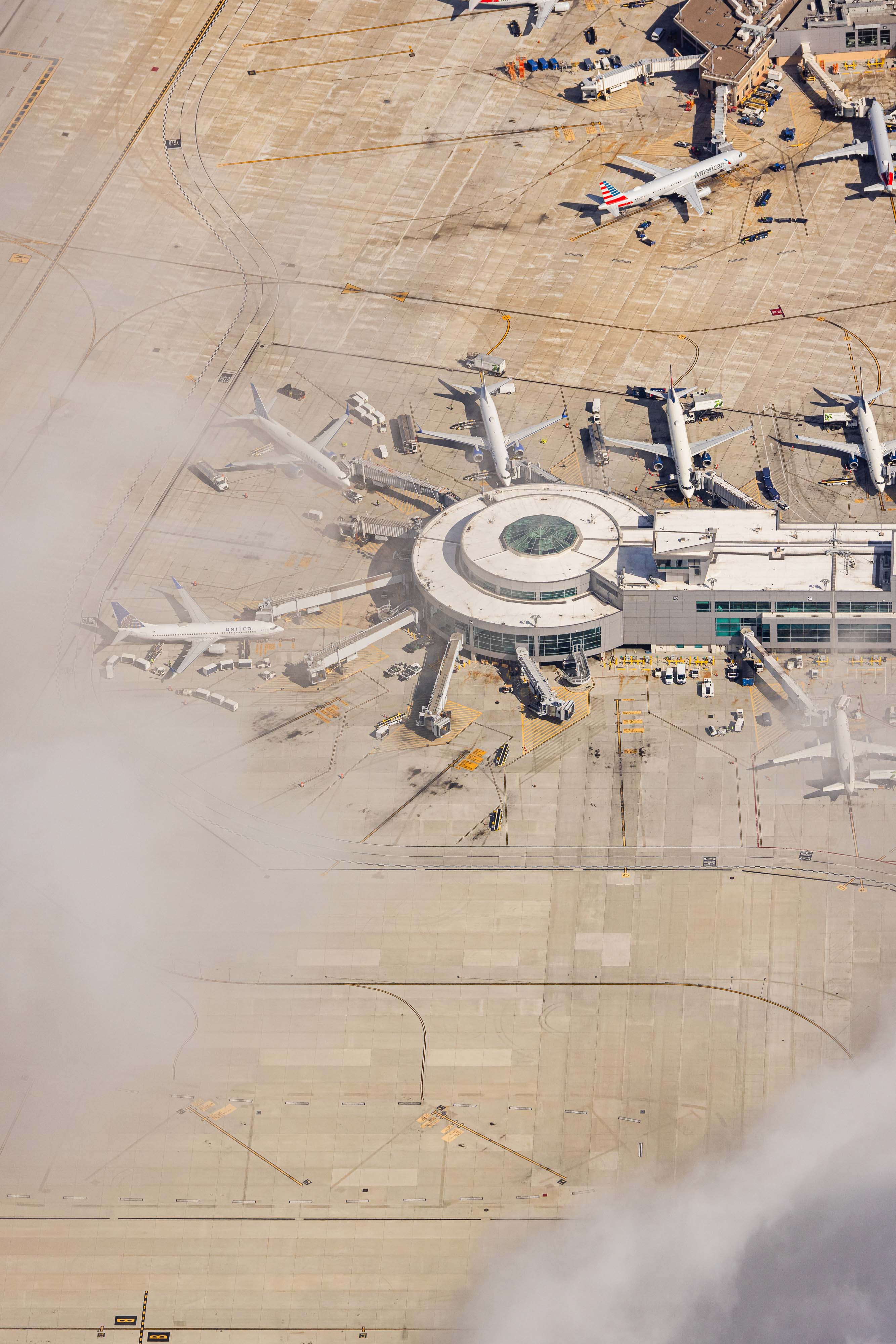 Aerial Airport Photography - Toby Harriman
