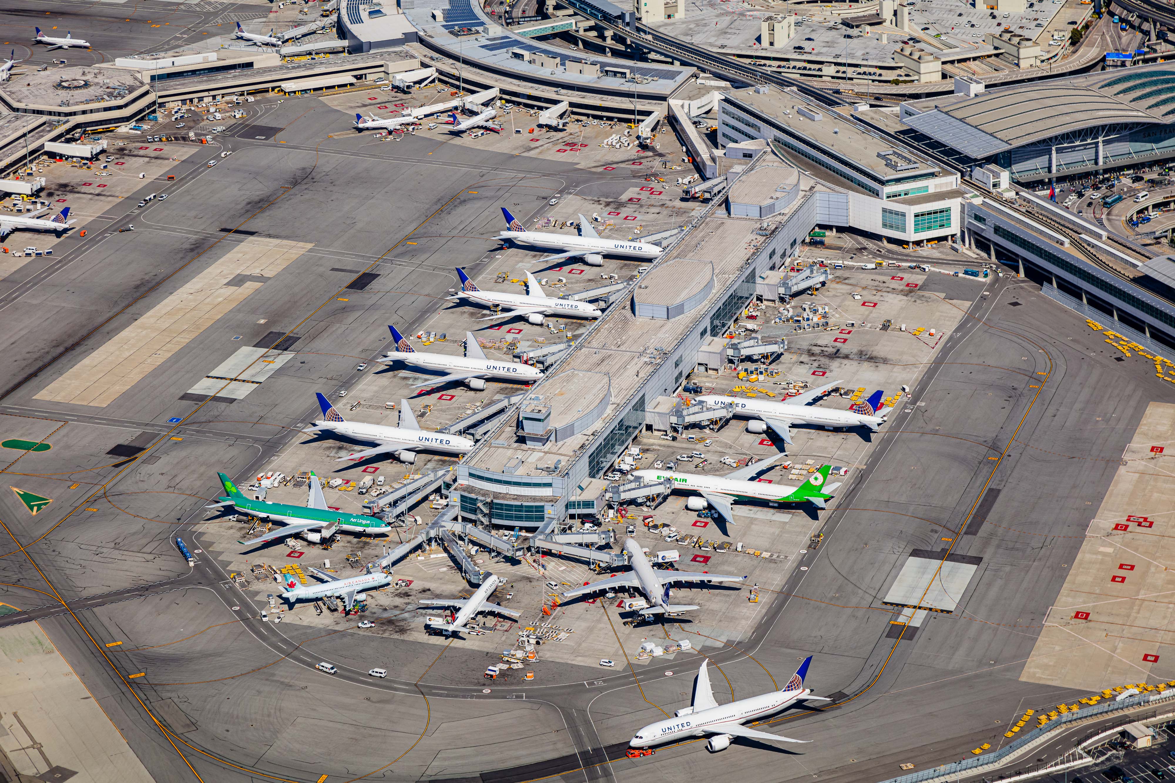 Aerial Airport Photography - Toby Harriman